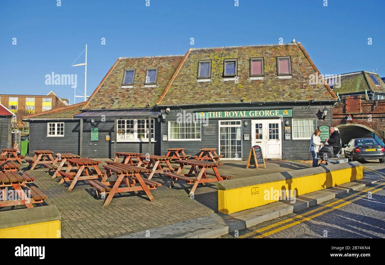 Folkestone, Kent, The Royal George Pub Stock Photo - Alamy