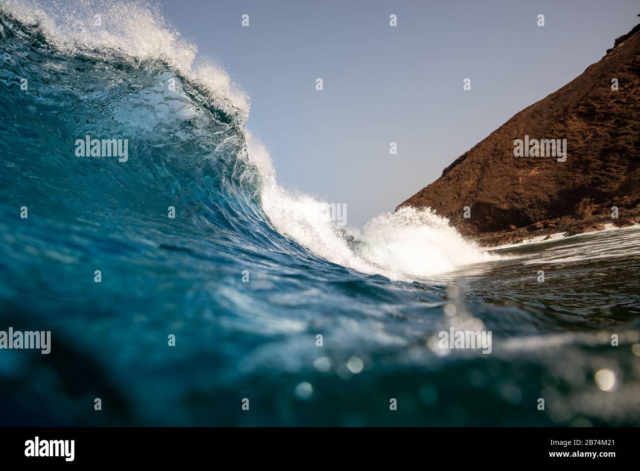 Perfect wave hi-res stock photography and images - Alamy