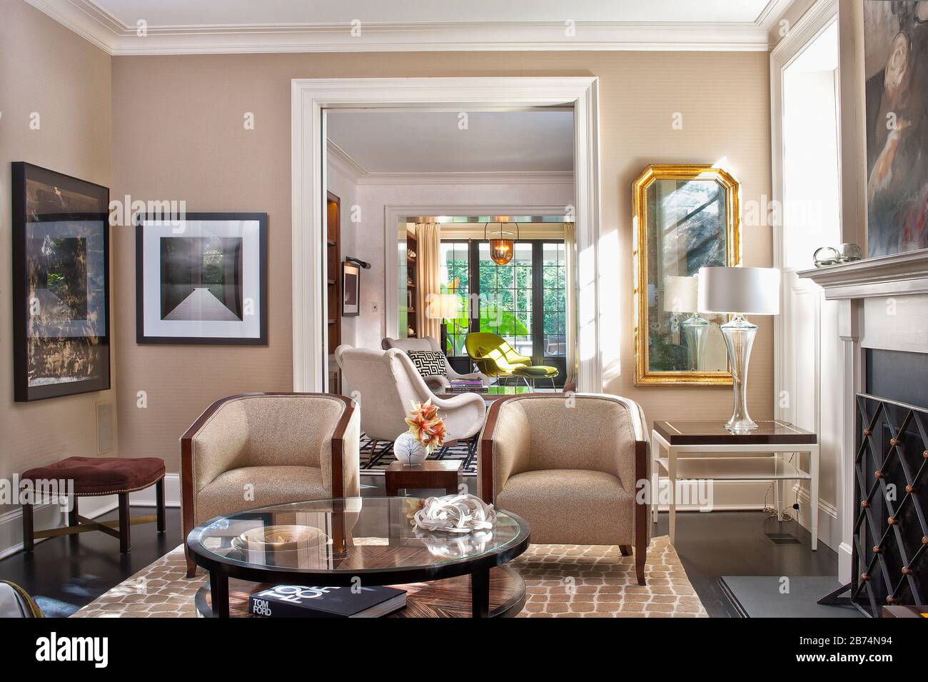 Contemporary room interior hi-res stock photography and images - Alamy
