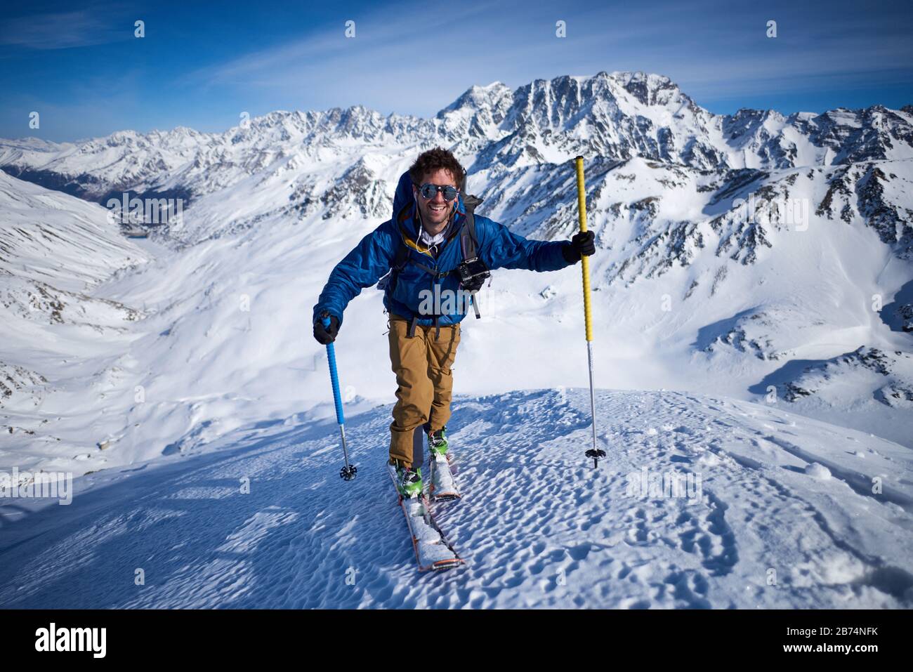 Slope mountains hi-res stock photography and images - Alamy