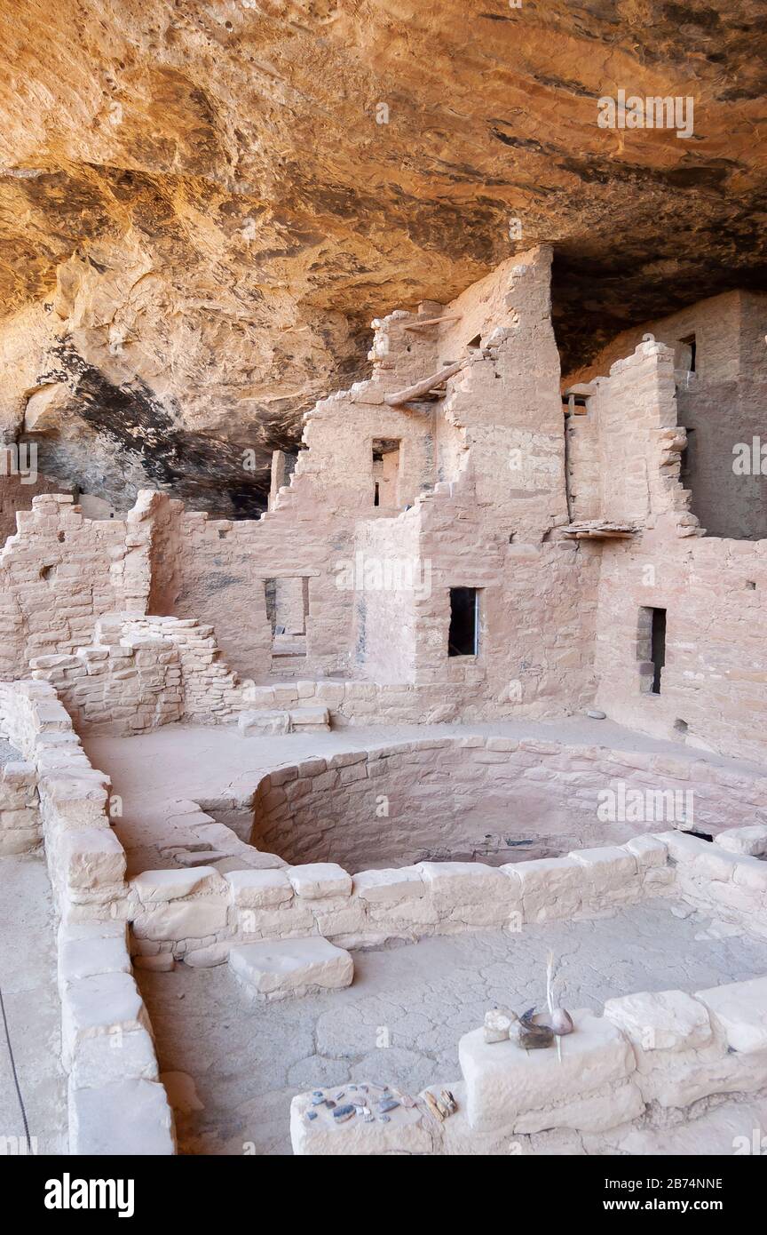 Ancestral puebloan cliff dwellings hi-res stock photography and images ...