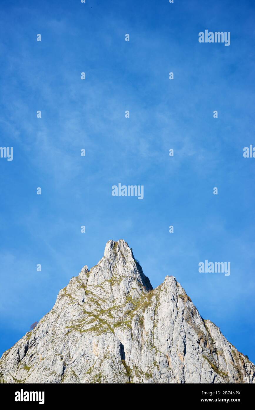 Cirque valley hi-res stock photography and images - Alamy