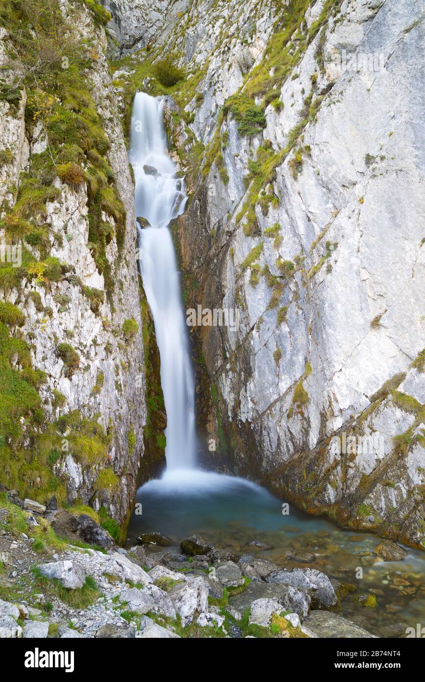 Cirque valley hi-res stock photography and images - Alamy