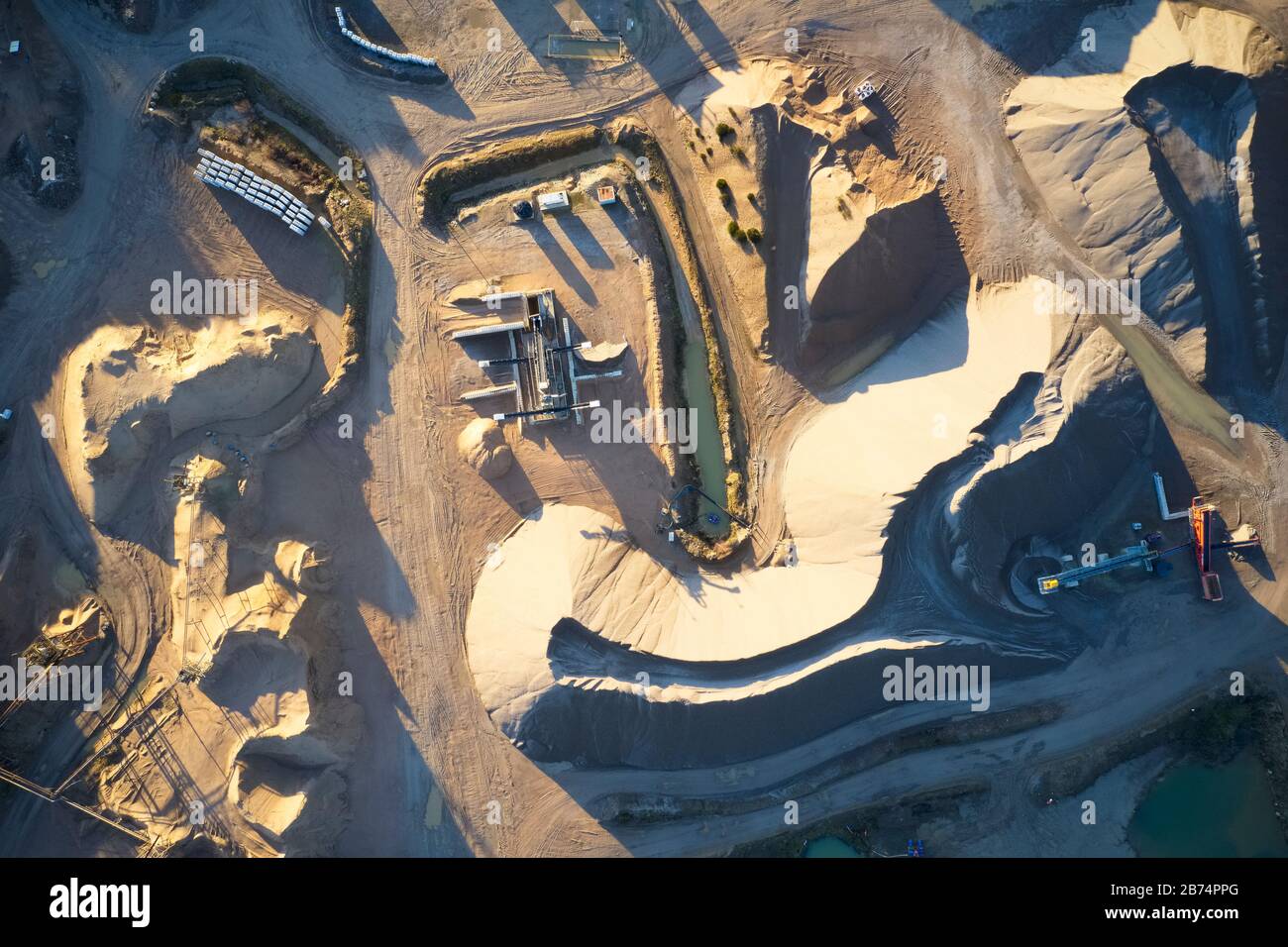 Gold digging quarry hi-res stock photography and images - Alamy