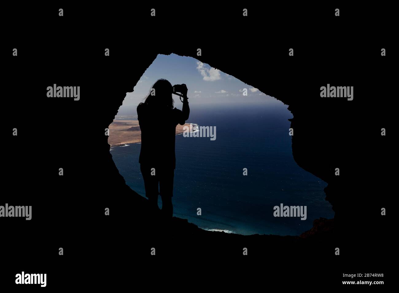 Cave man silhouette hi-res stock photography and images - Alamy