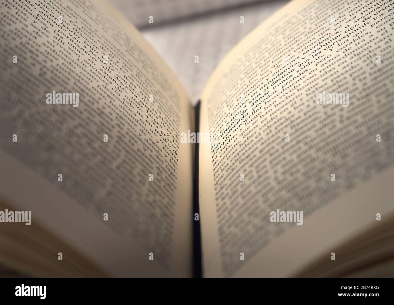 Old open book hi-res stock photography and images - Alamy