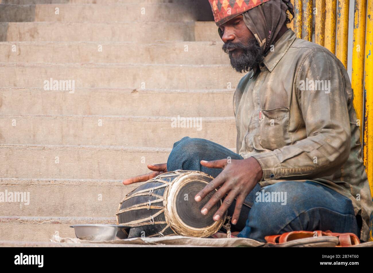 Man playing tabla hi-res stock photography and images - Alamy