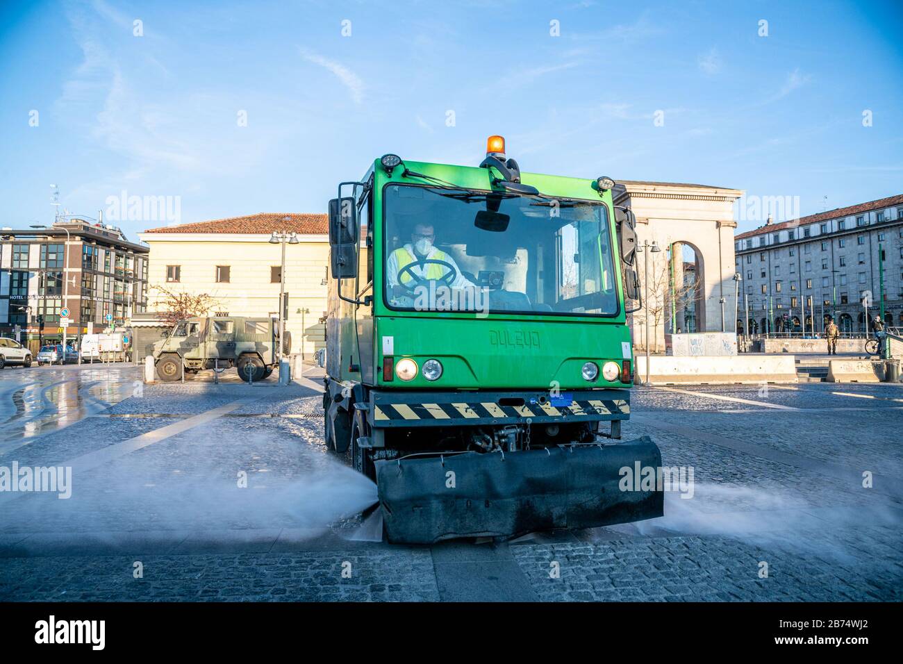 Milan - Coronavirus - Amsa performs the extraordinary sanitization of ...