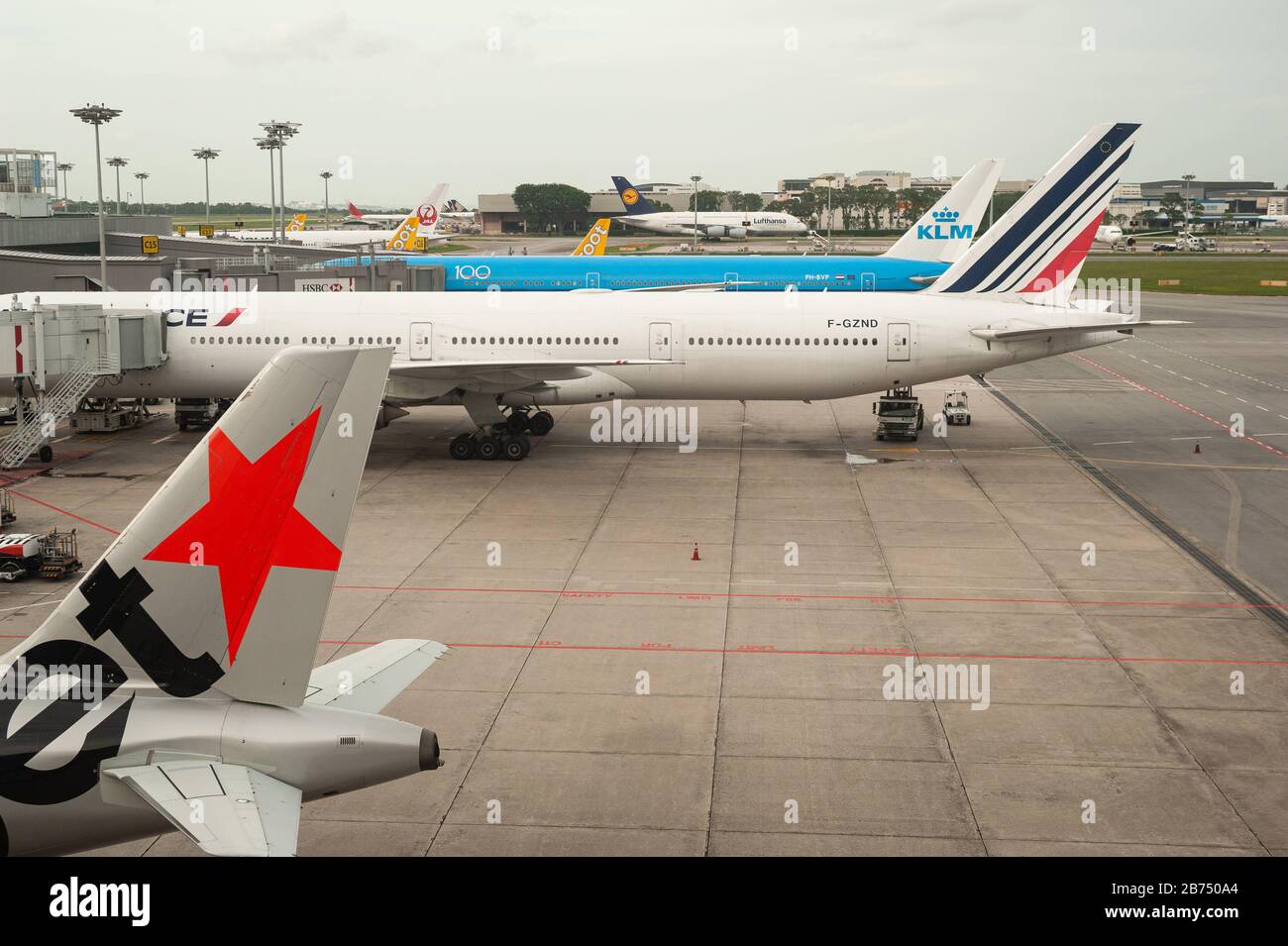 06.12.2019, Singapore, Republic of Singapore, Asia - Two passenger ...