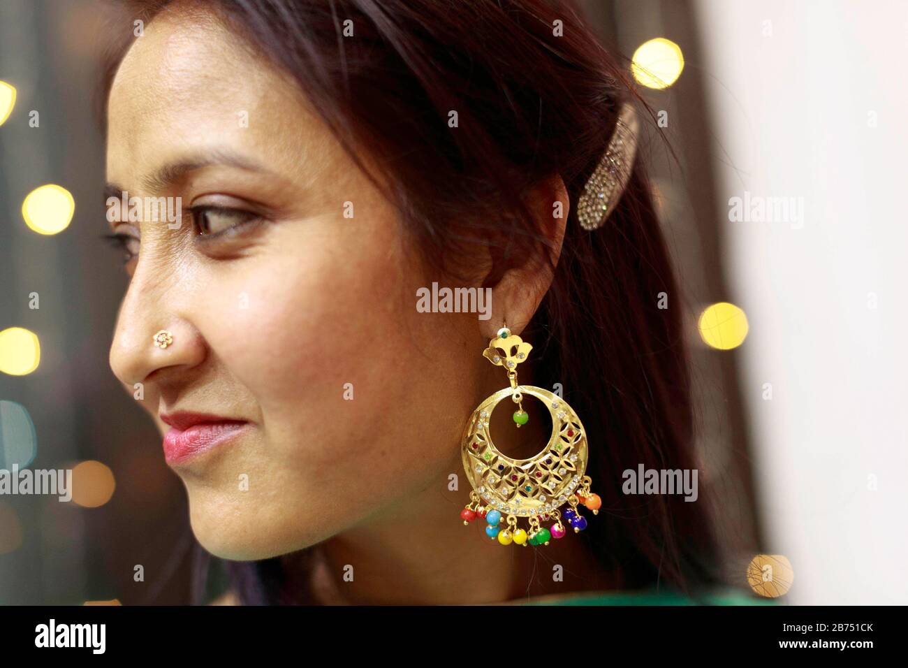 Worshippers celebrate Diwali at Hindu Temple of Happy Valley in Hong ...