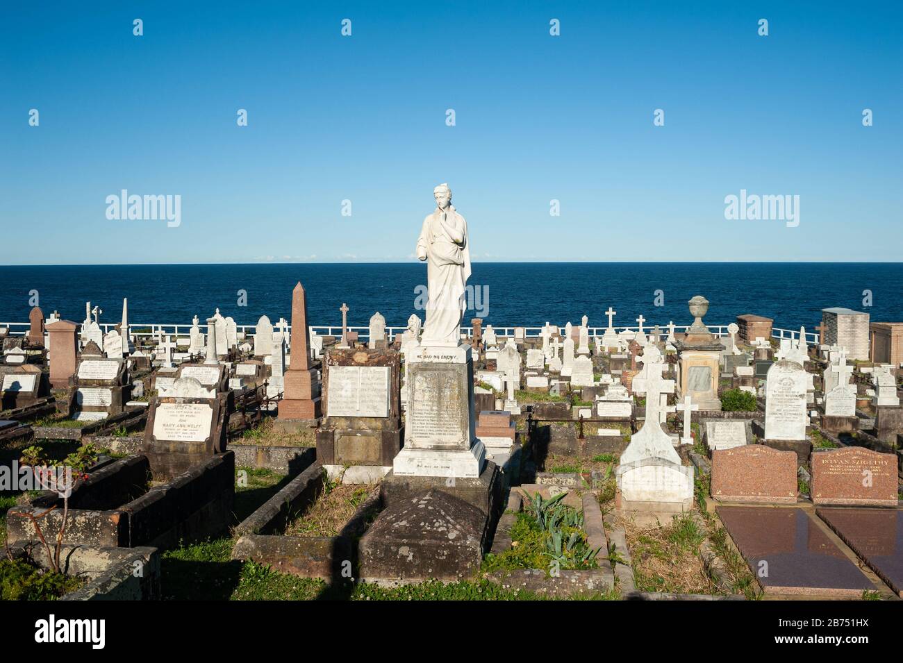 24.09.2019, Sydney, New South Wales, Australia - Graves at the Waverley ...