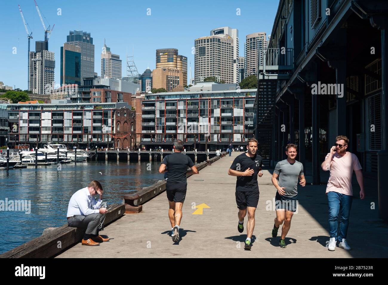 Lunchtime sydney city centre hi-res stock photography and images - Alamy