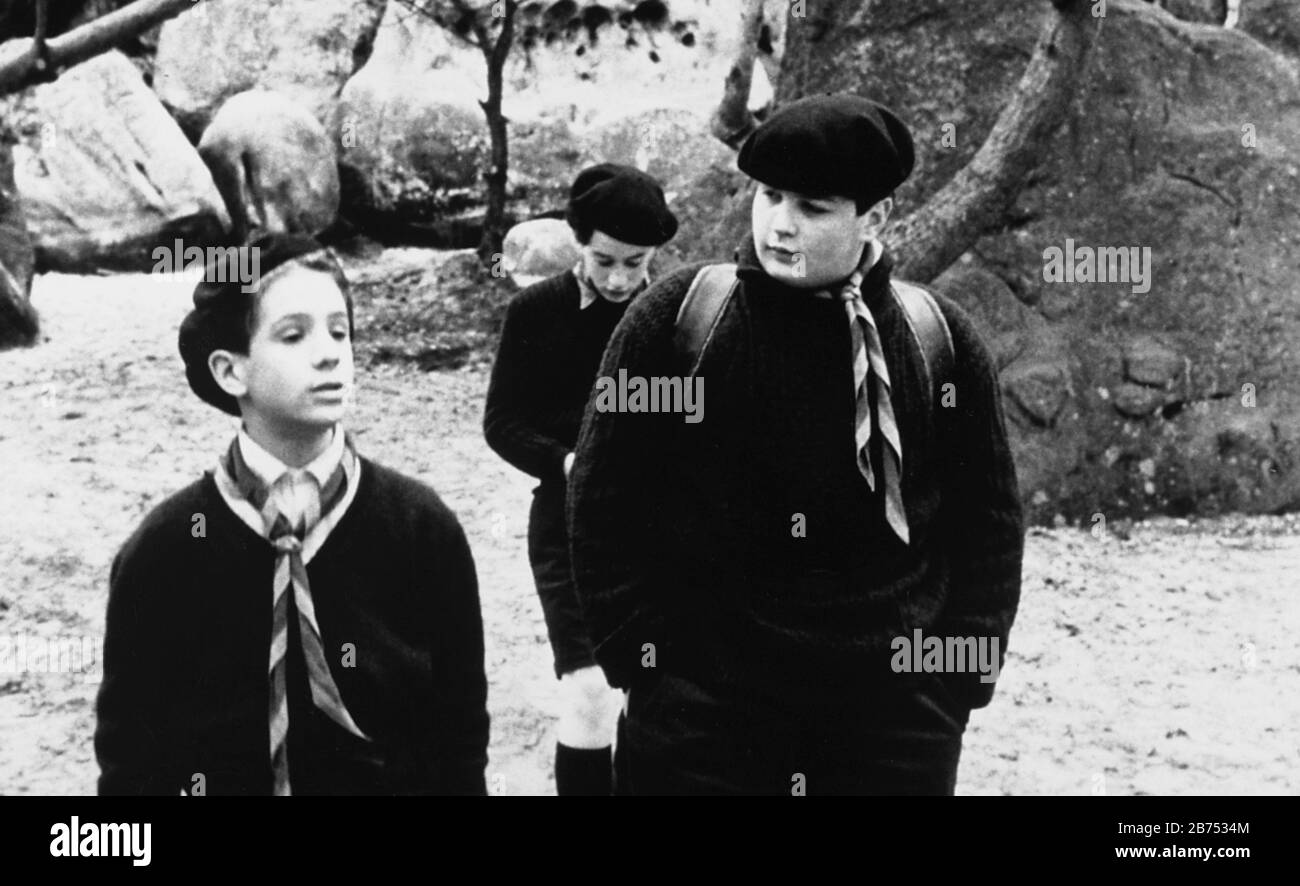 Au Revoir Les Enfants Stock Photos & Au Revoir Les Enfants Stock Images ...