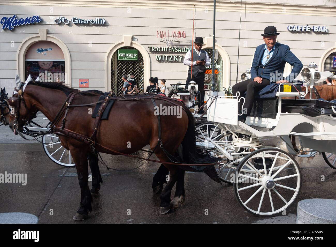 Hackney carriages vienna hi-res stock photography and images - Alamy
