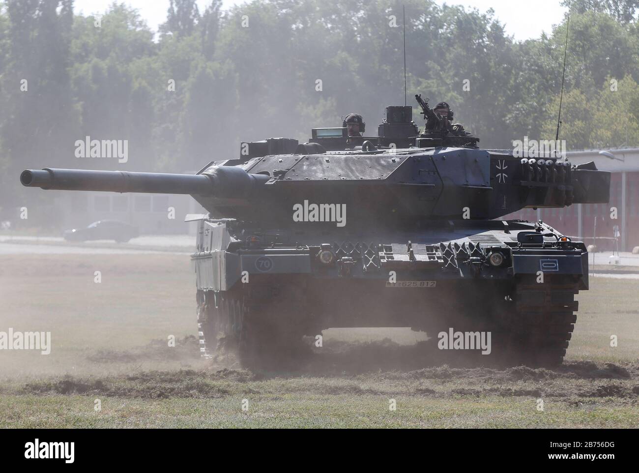 Leopard 2a6 hi-res stock photography and images - Alamy