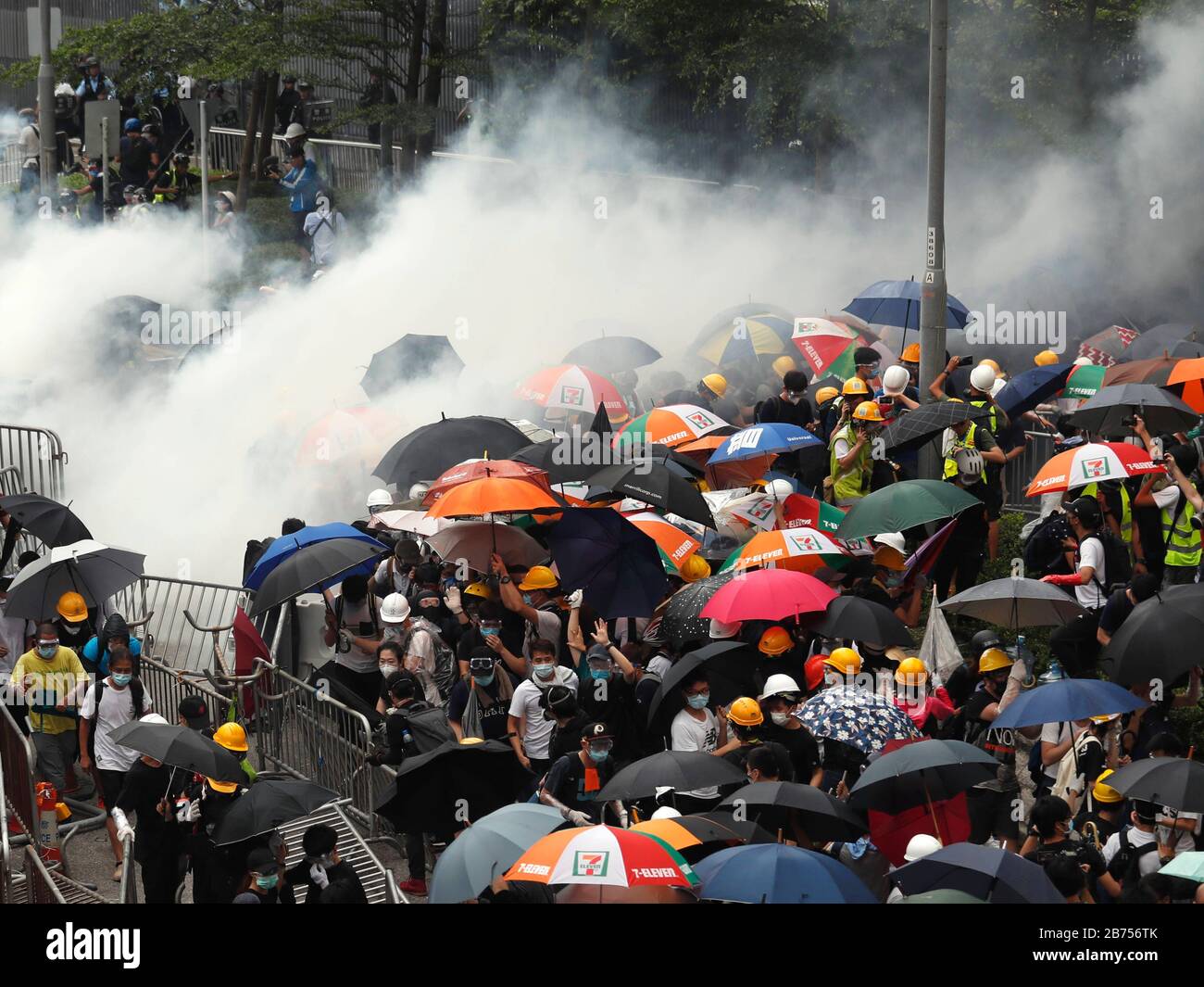 Police uses rubber bullets, bean bags, tear gas to clear protesters in ...