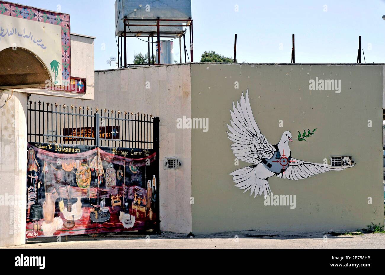 Dove of peace banksy hi-res stock photography and images - Alamy