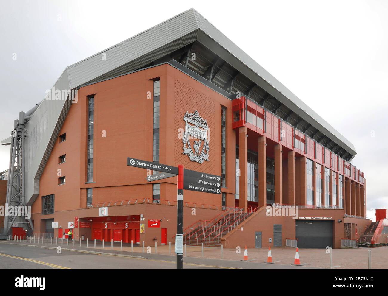 Anfield liverpool fc hi-res stock photography and images - Alamy