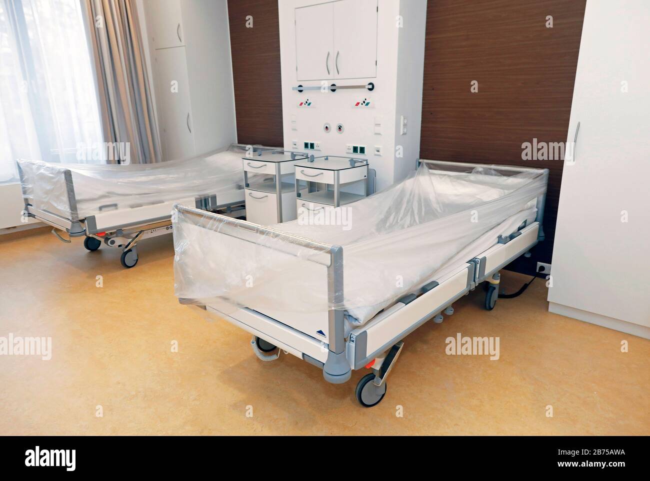 Sick beds hi-res stock photography and images - Alamy