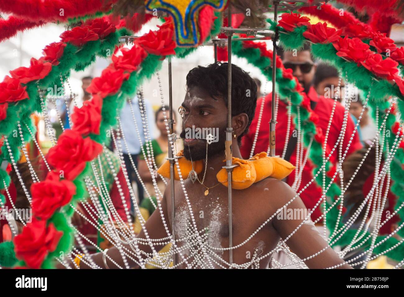 Man hooks pierced through skin hi-res stock photography and images - Alamy