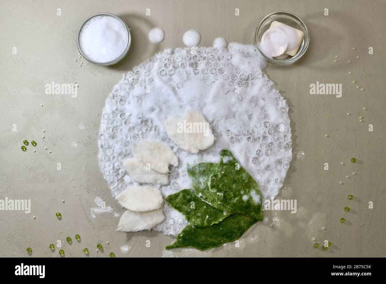 Arrangement of the working area for wallowing wool from the substrate ...