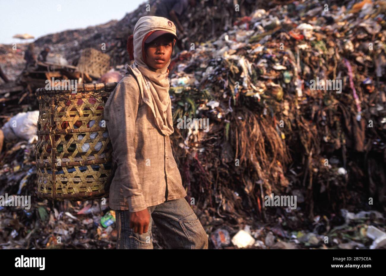 Indonesia waste collector hi-res stock photography and images - Alamy