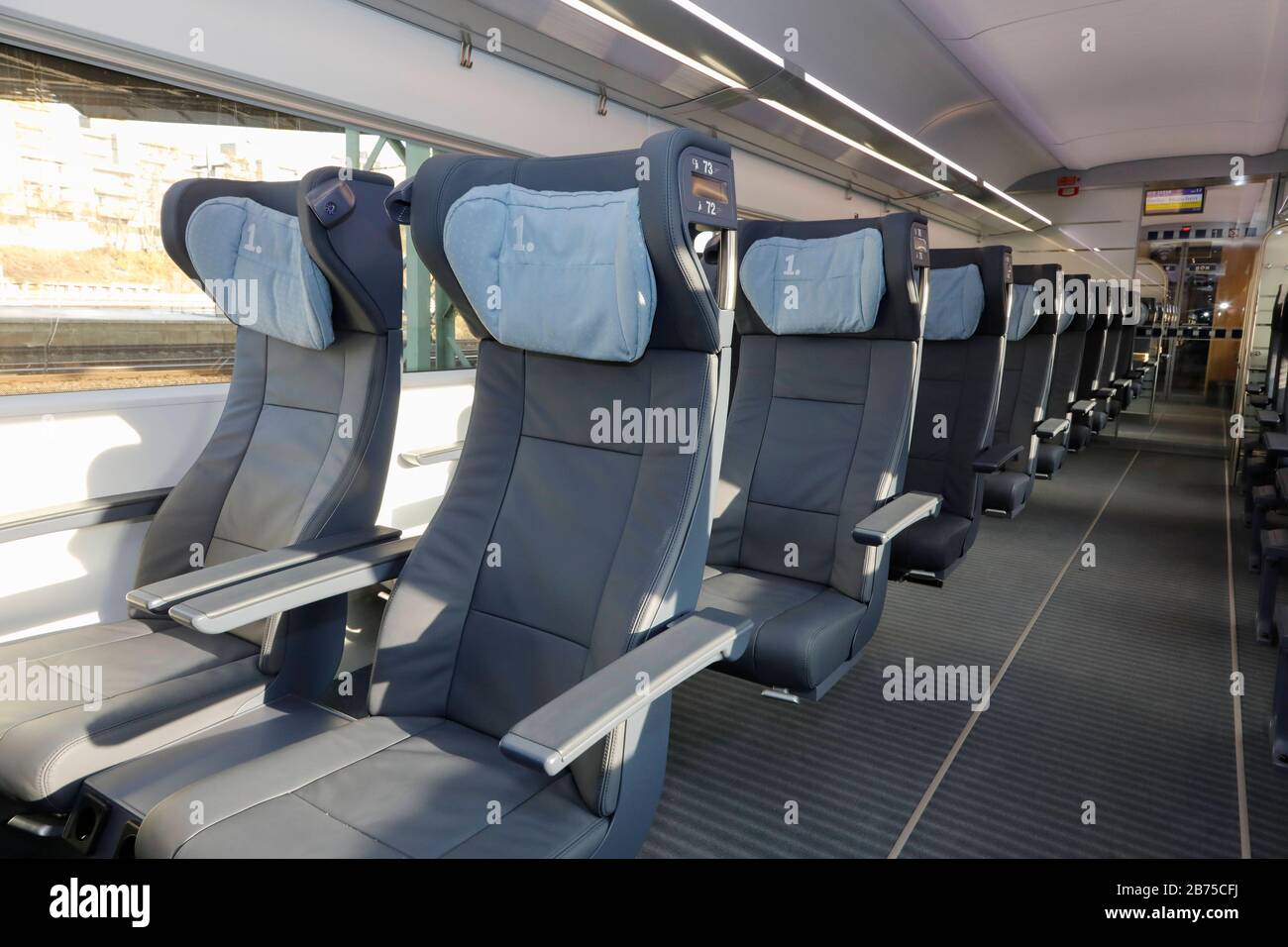 4 seats hi-res stock photography and images - Alamy
