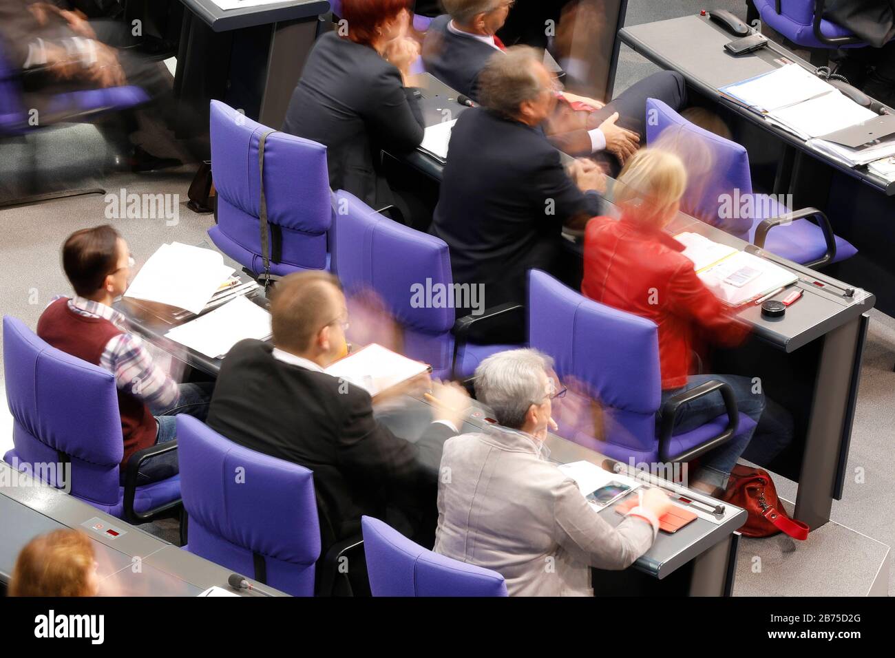 A long exposure shows members of the Left Party during a session in the ...