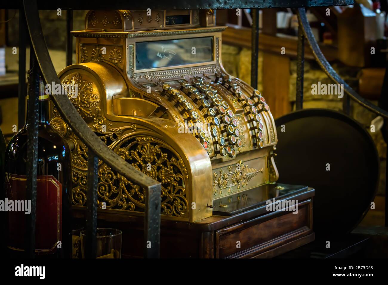 Vintage coin change machine hi-res stock photography and images - Alamy