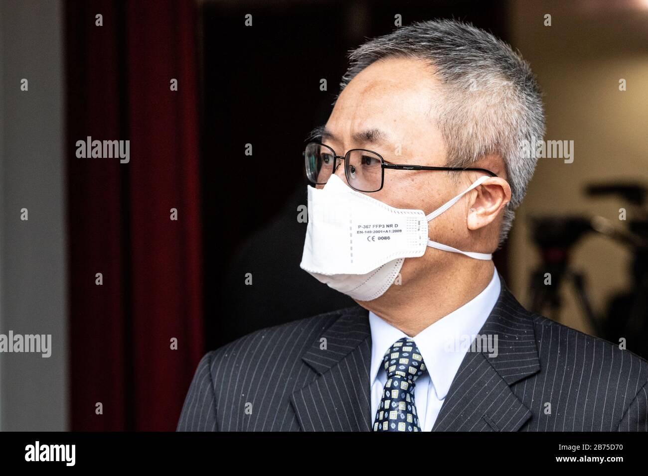 Chinese Ambassador to Italy Li Junhua await a press conference at the ...