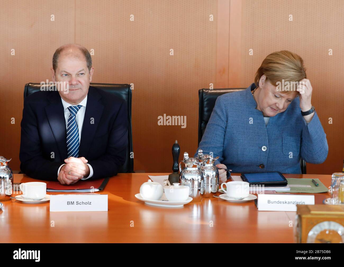 Federal government olaf cabinet hi-res stock photography and images - Alamy