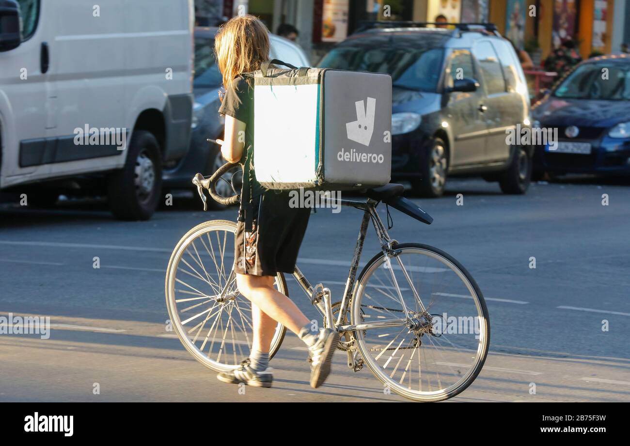 Deliveroo driver hi-res stock photography and images - Alamy