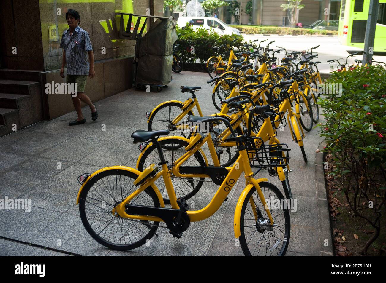 22.03.2018, Singapore, Republic of Singapore, Asia - Lending wheels on ...