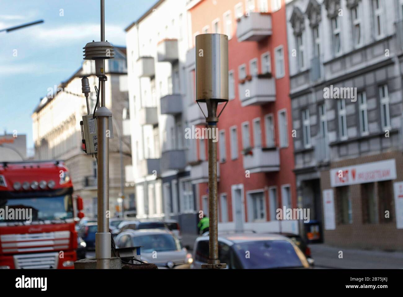 Benzene stations hi-res stock photography and images - Alamy