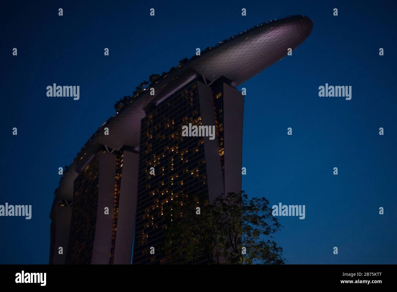 Cantilevered viewing platform hi-res stock photography and images - Alamy