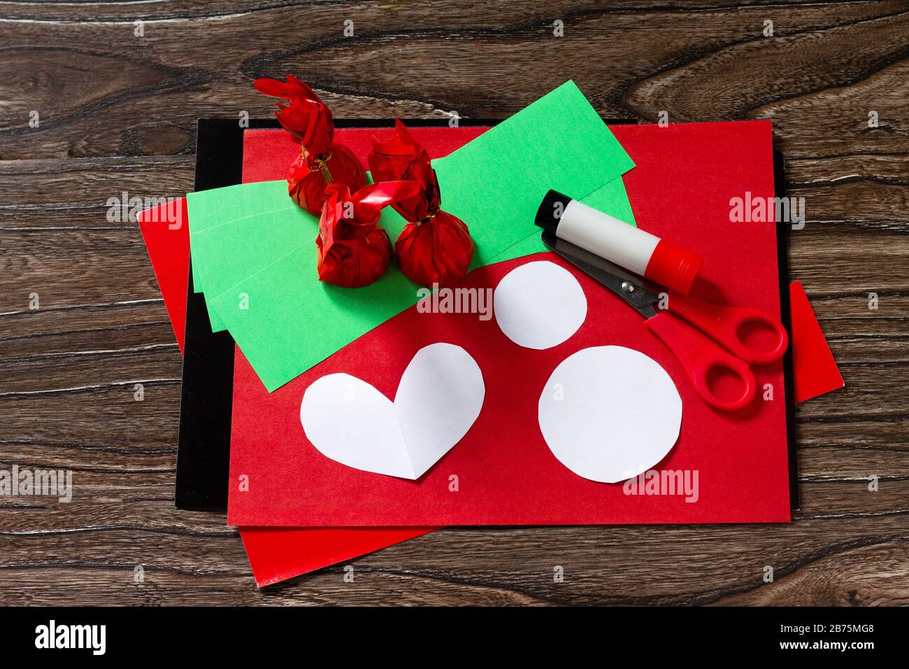 Instruction, step 1. Ladybugs gift with sweets for birthday or for ...