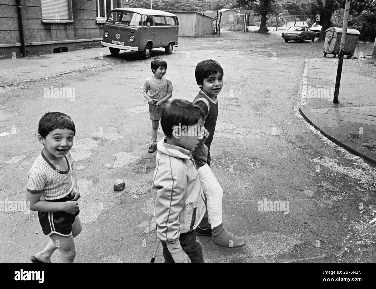 Turkish children playing on a street in the Gelsenkirchen Bismarck ...