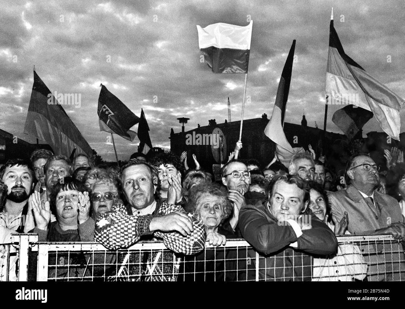 16 09 1990 hi-res stock photography and images - Alamy