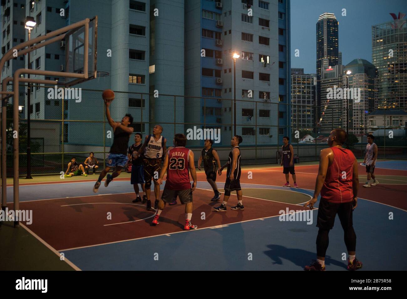 Basketball court outdoor chinatown hi-res stock photography and images ...