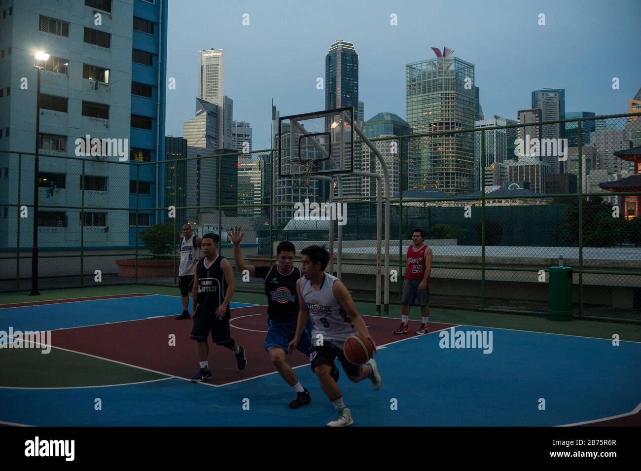 Basketball court outdoor chinatown hi-res stock photography and images ...
