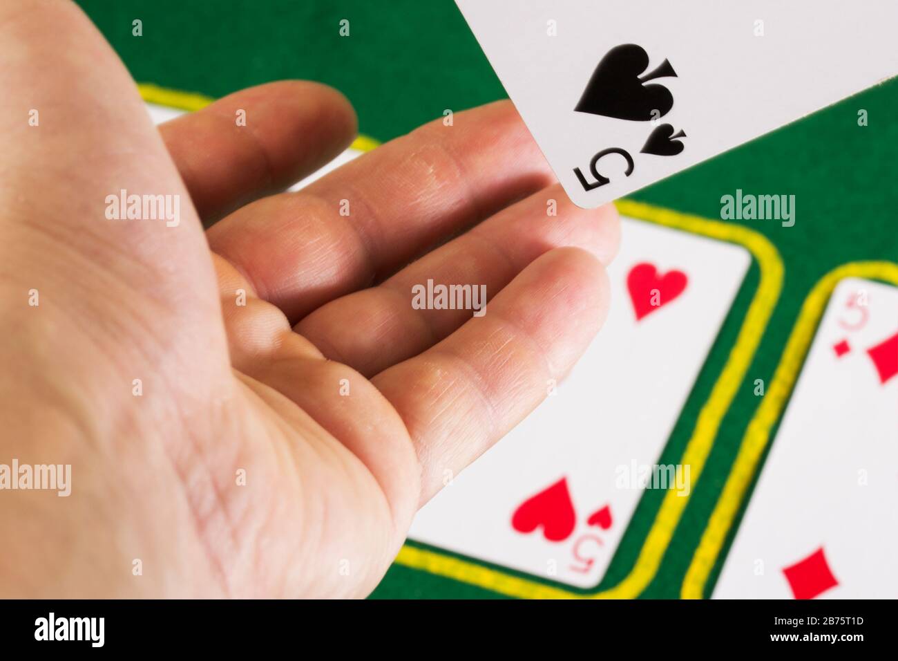 Throw card hi-res stock photography and images - Alamy