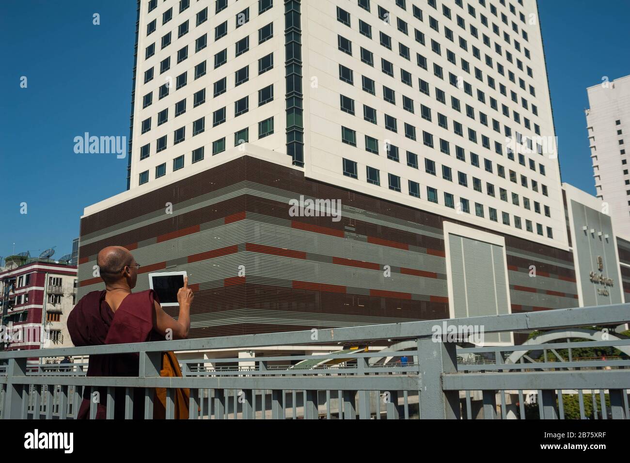 Vestment of office hi-res stock photography and images - Alamy