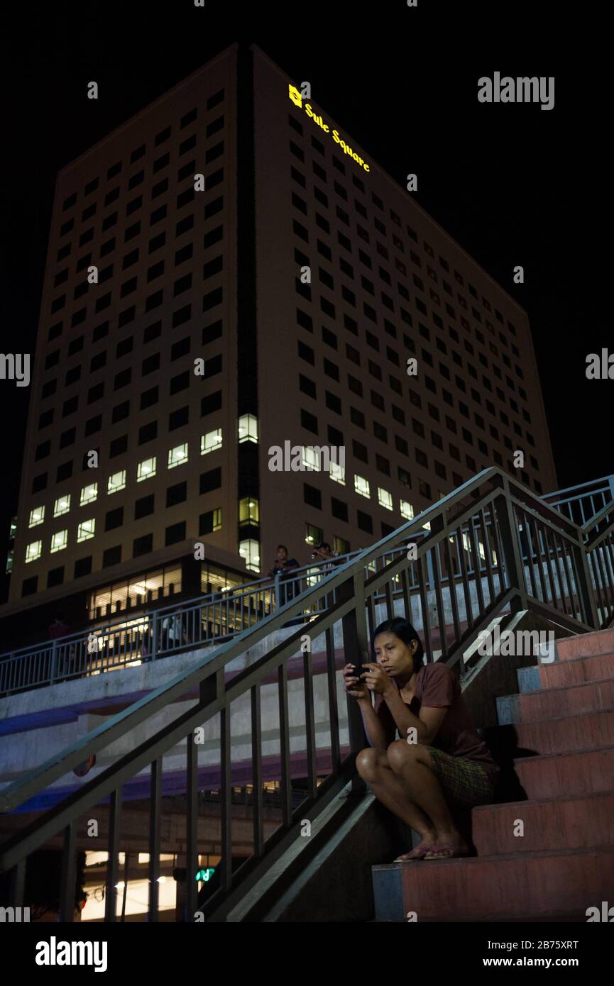 Urban steps with central handrail hi-res stock photography and images ...