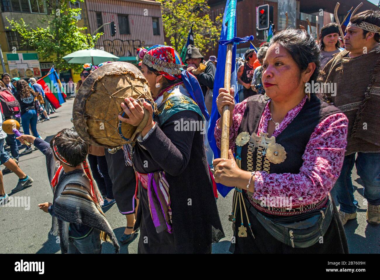 Mapuche Ethnic Group High Resolution Stock Photography and Images - Alamy