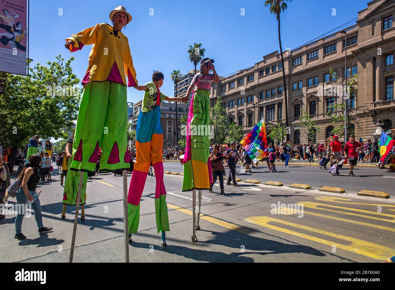 Mapuche dance hi-res stock photography and images - Alamy
