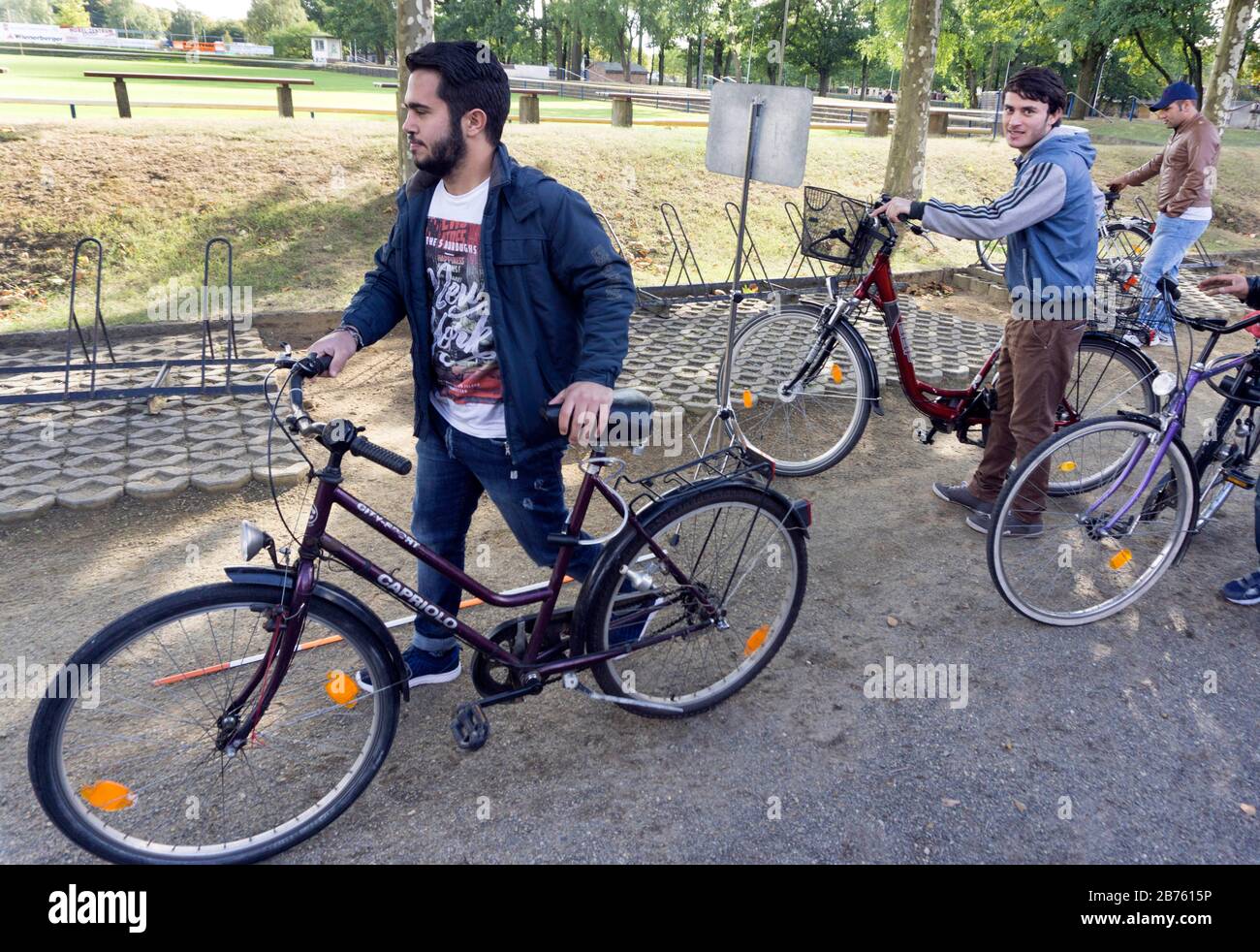 Syrian traffic signs hi-res stock photography and images - Alamy