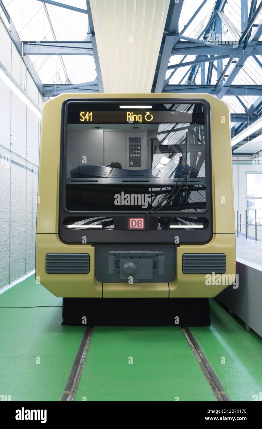 A model of the new S-Bahn for Berlin and Brandenburg will be presented ...