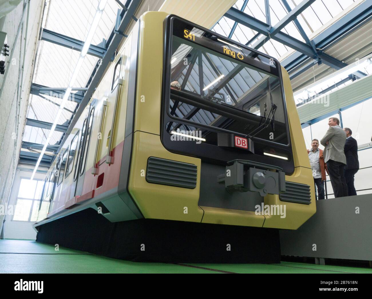 A model of the new S-Bahn for Berlin and Brandenburg will be presented ...