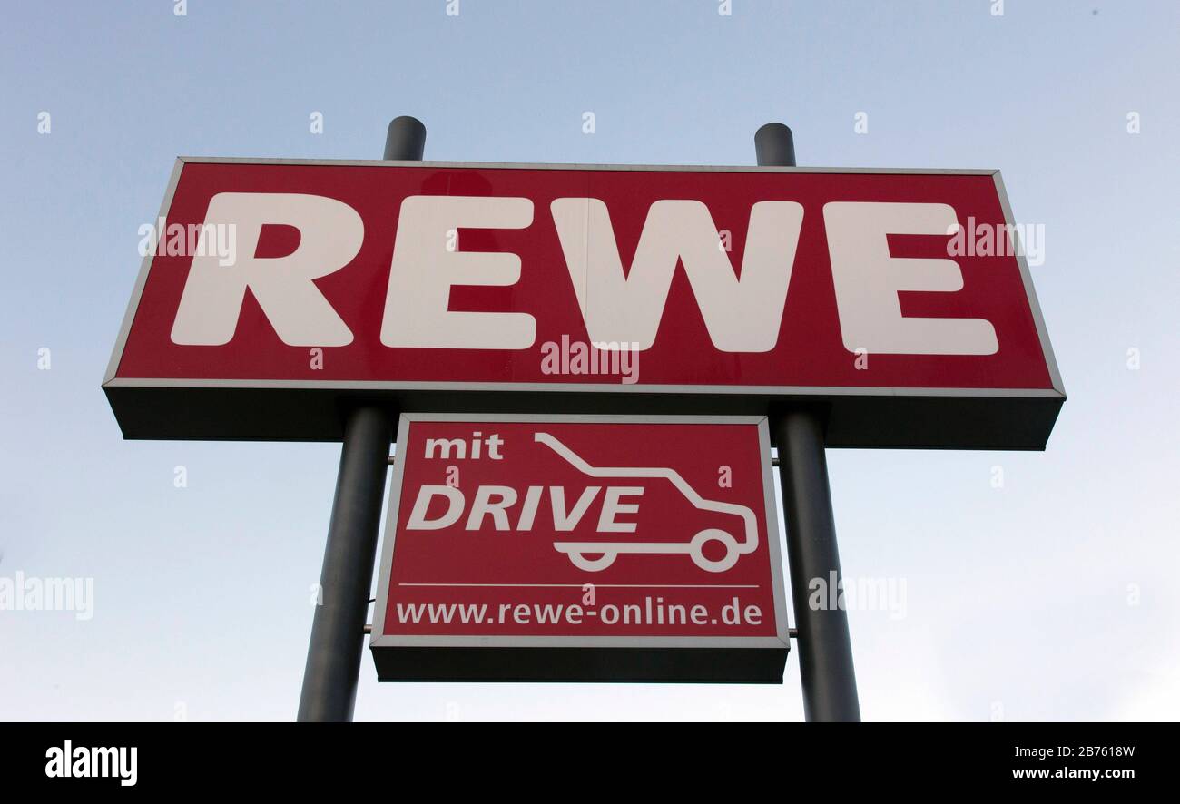 Rewe supermarket hi-res stock photography and images - Alamy