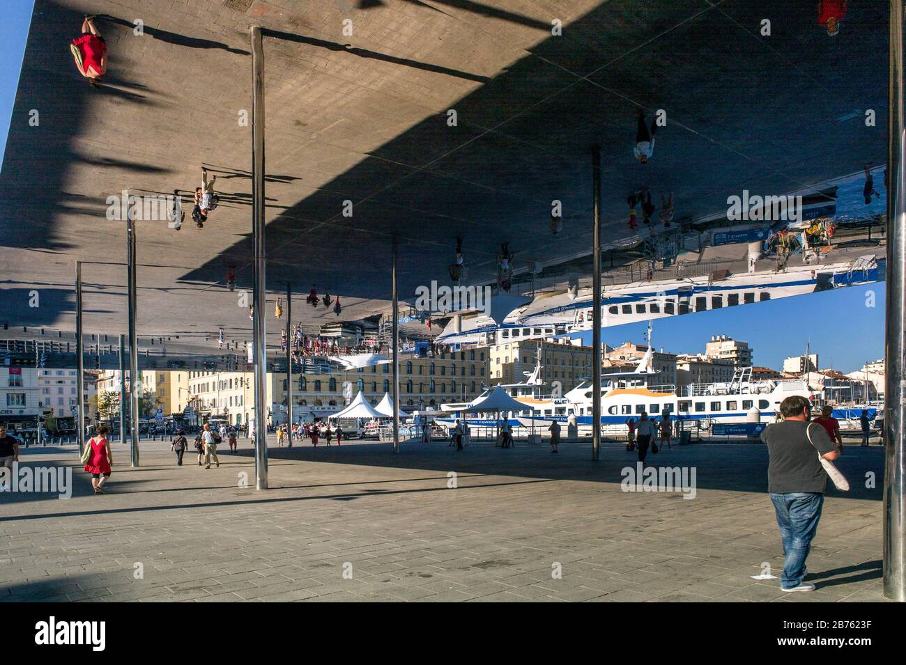 Le Miroir High Resolution Stock Photography and Images - Alamy